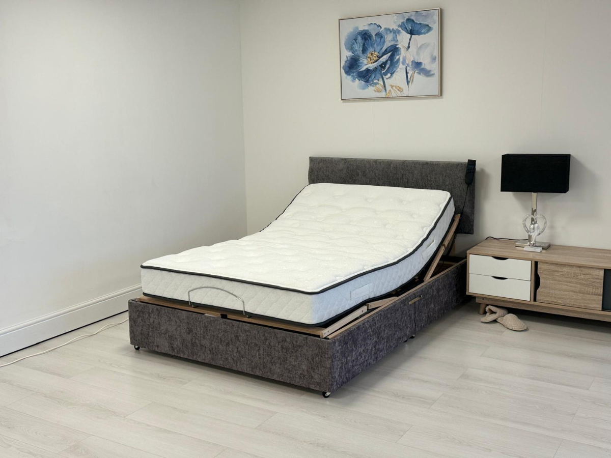 Adjustapocket Small Double Electric Bed Set | Sleepkings | Sleepkings